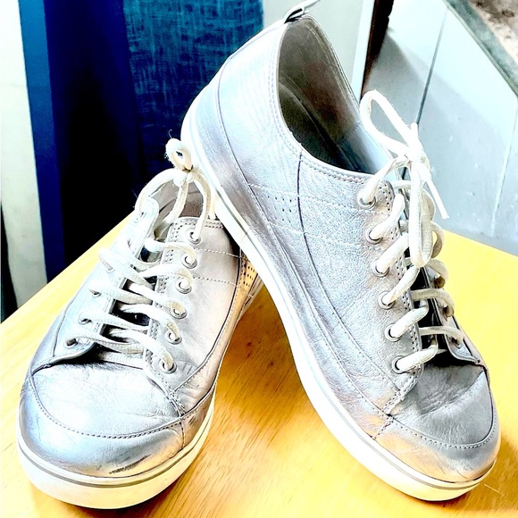 Fitflop | Shoes | Fitflop Metallic Tennis Shoe | Poshmark